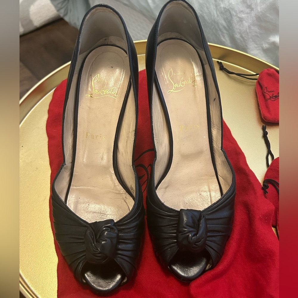 Christian Louboutin Peep Toe Pumps With Knot. - Gem